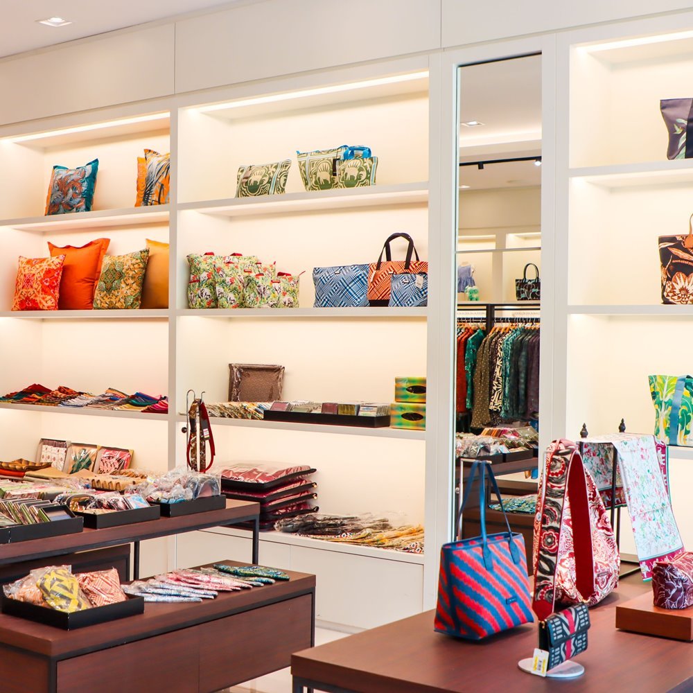 ช้อป Jim Thompson Outlet ที่เซ็นทรัล วิลเลจเท่านั้น รับดีลสุดพิเศษลดสูง ...